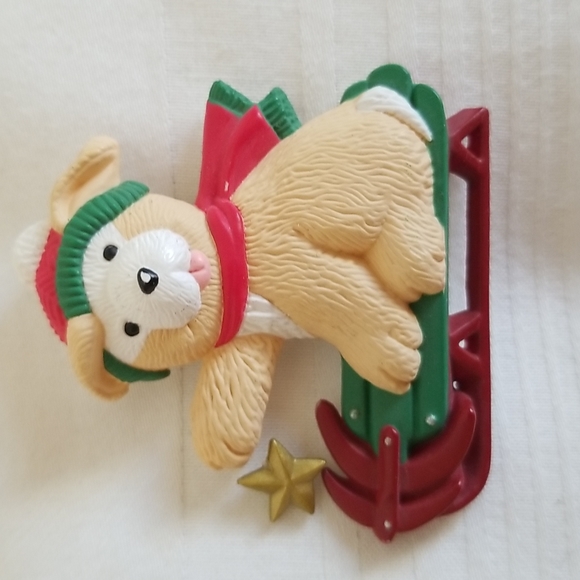 Hallmark | Jewelry | Vintage Hallmark Dog Sled Gold Star Brooch | Poshmark